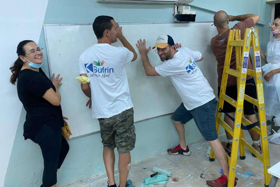 משפצים למען נוער בסיכון | ישראל היום