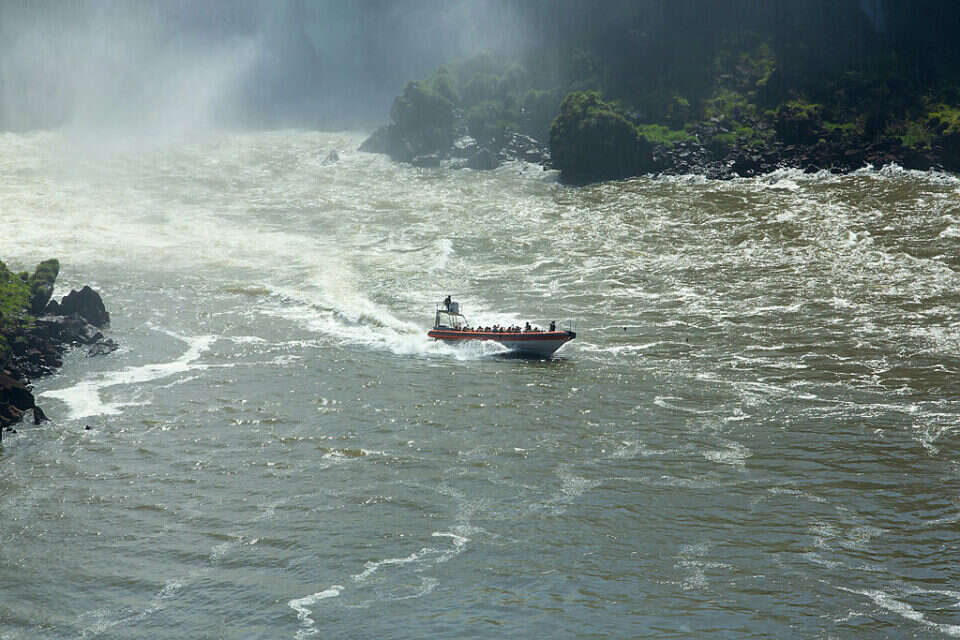 Hard Documentation: Cliff collapsed on boats in Brazil Israel today ...