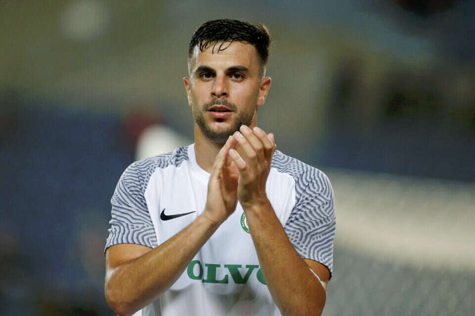 For personal reasons: Dean David has been released from the squad for ...