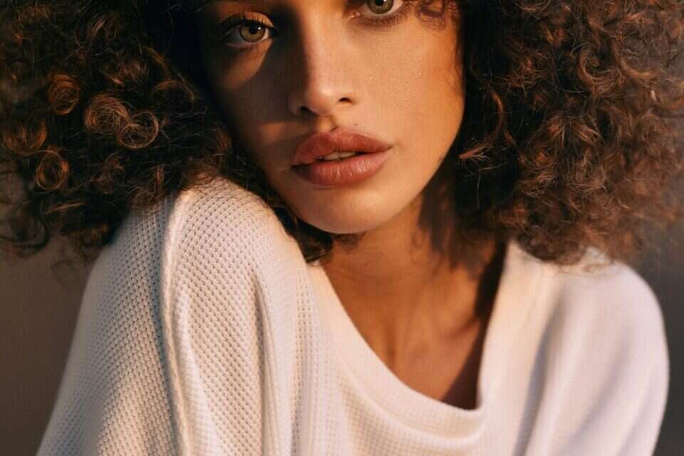 יפה, ולא מתביישת בזה | ישראל היום