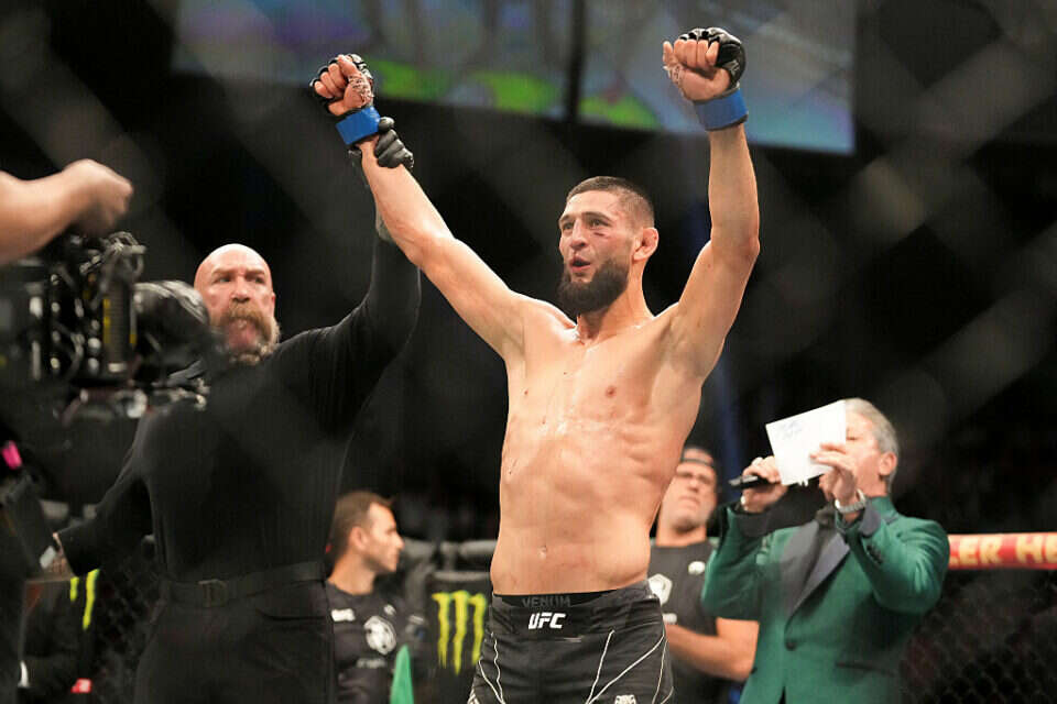 מאחורי הקלעים: בלאגן גדול ב-UFC | ישראל היום