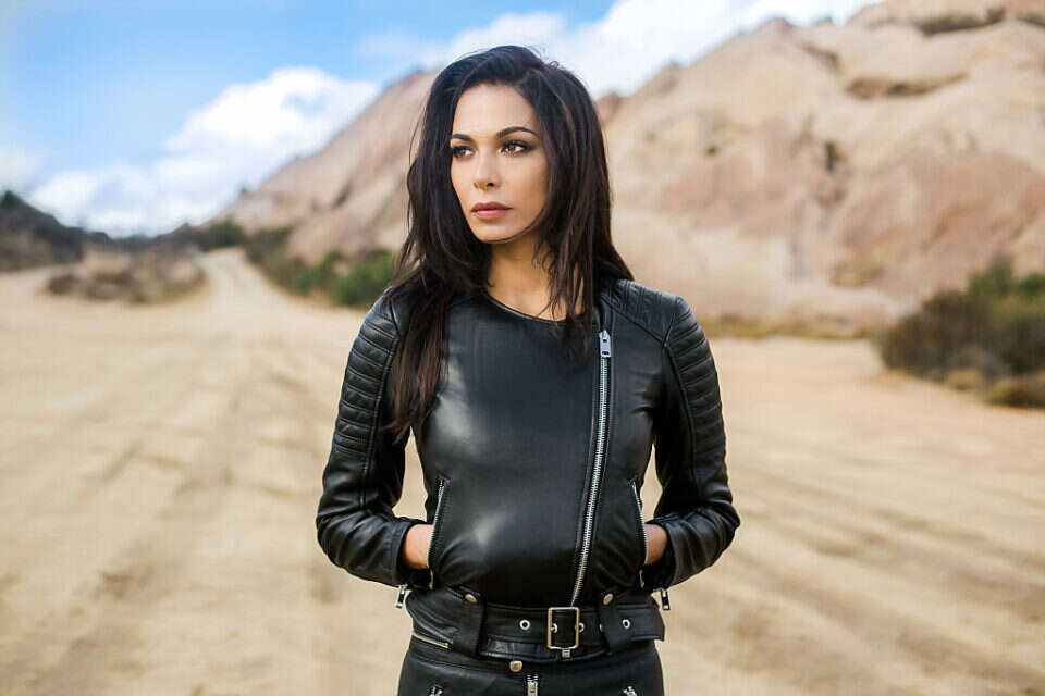 מורן אטיאס על האנטישמיות הגואה בארה"ב: "יהודים מפחדים להתאבל" | ישראל היום