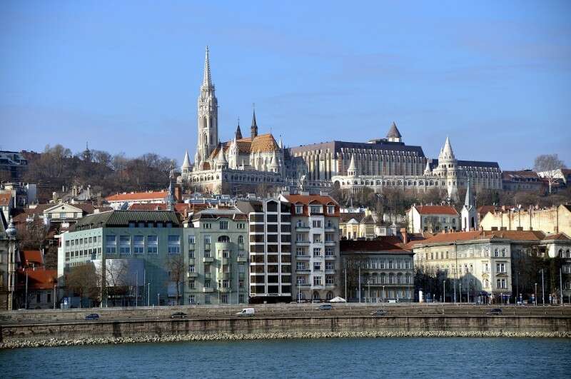 בודפשט. טיסה ו־4 לילות ב־533 דולר לאדם בחדר זוגי - אשת טורס