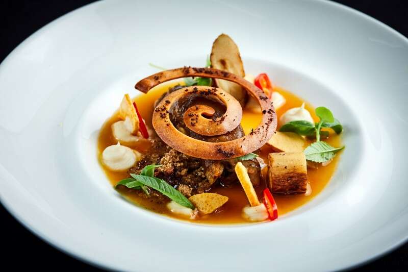 המנה הזוכה של בן שירי - צלי בקר ברוטב פטריות // צילום: אמיר מנחם