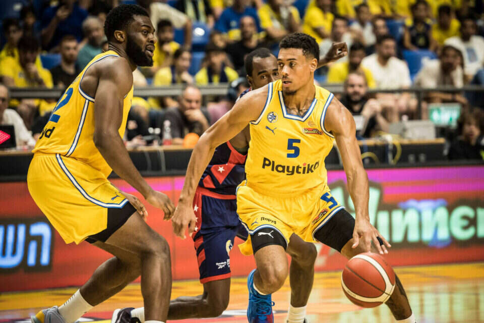 מוכנה לפנרבחצ'ה: מכבי ת"א הביסה 68:94 את עירוני קריית אתא | ישראל היום