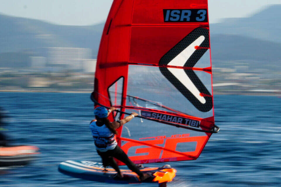 שחר טיבי עלתה למקום השני באליפות העולם בגלישה | ישראל היום