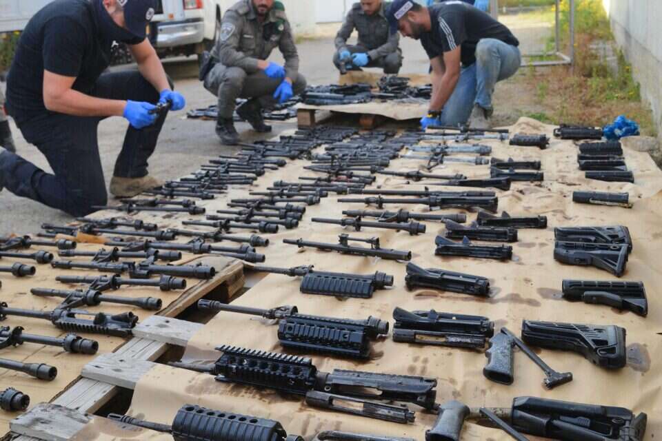 Huge theft from an IDF base: "It is feared that the stolen weapons will ...