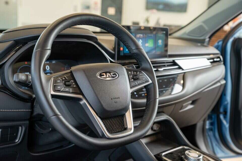 קרוסאובר חשמלי JAC e-JS4 באלדן | ישראל היום