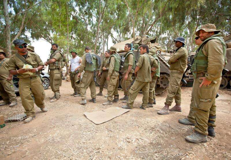 מחכים לסביח של ארזי. במשך יותר משעתיים התור לא נגמר