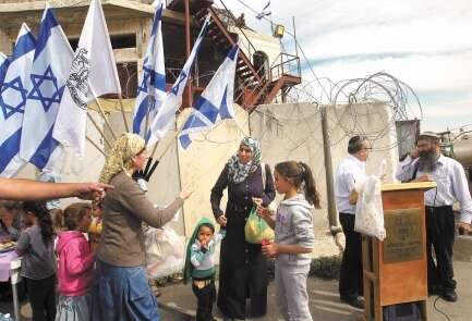 Hebron Jews return to 'Peace House'
