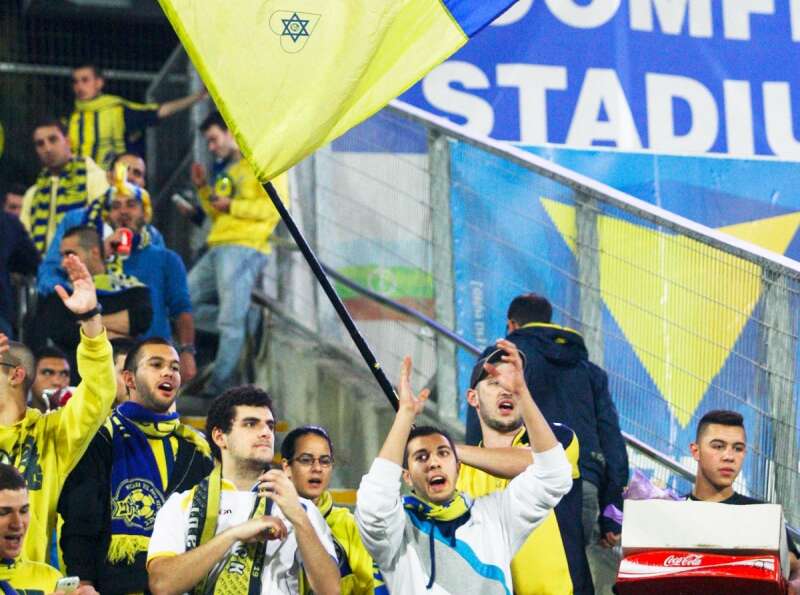 אדום מול צהוב, בעיניים זרות. "המערכה של הדרבי זו מלחמת מאה השנים שלנו ...