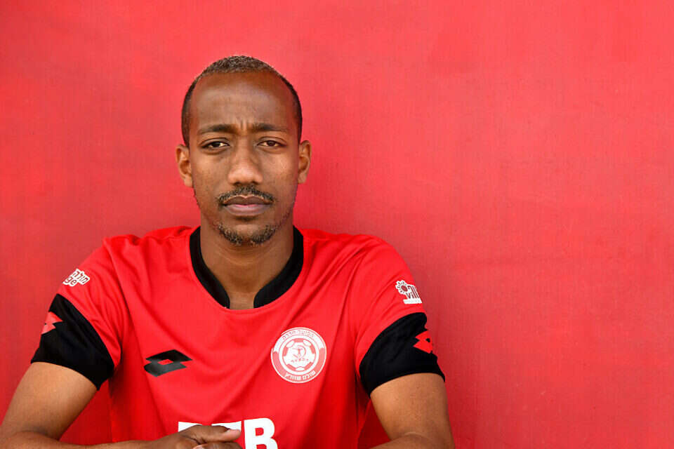 "קפטן בקבוצה מליגת העל הישראלית רוצה להילחם בחמאס": בעולם מתרשמים ממנשה ...