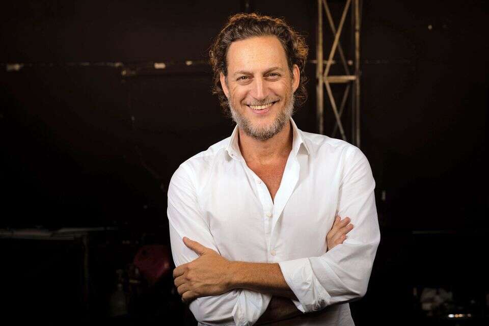 מהמסך לבמת האופרה: האתגר החדש של השחקן המצליח | ישראל היום