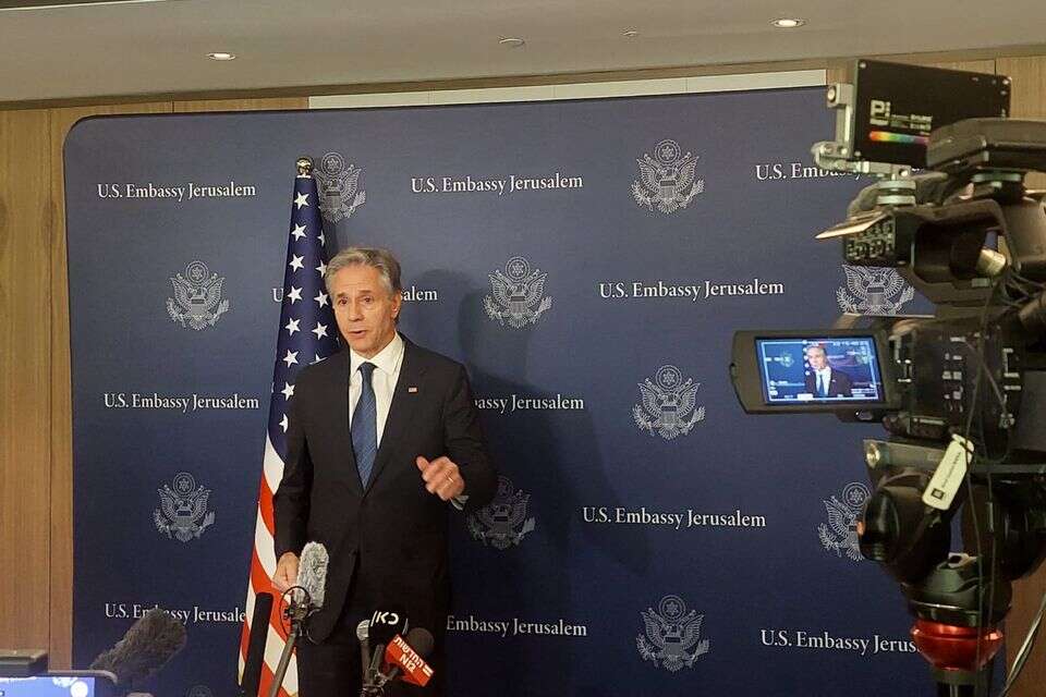 After his meeting with the families of the abductees, US Secretary of ...