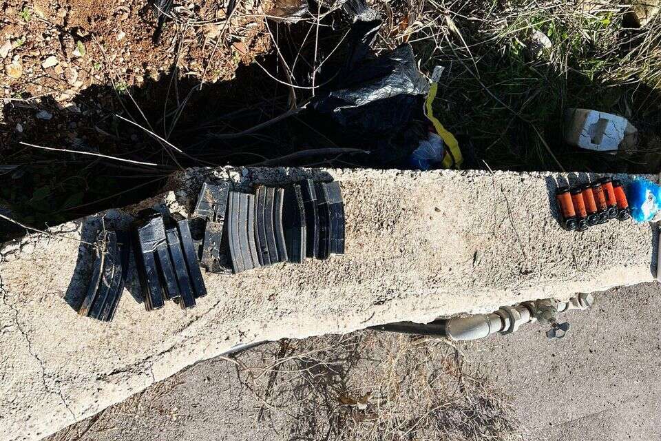 30 ק"ג חומר נפץ ו-15 מחסניות M16: מצבור נשק אותר במטע זיתים | ישראל היום