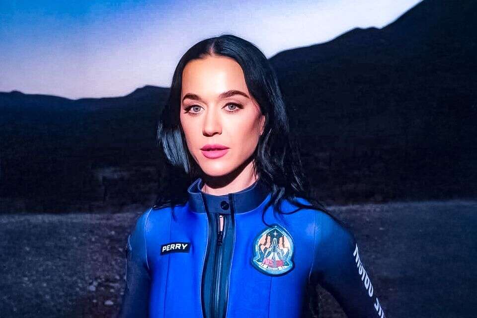 קייטי פרי ולורן סאנצ'ז ממריאות לחלל עם גלאם וסטייל | For Real